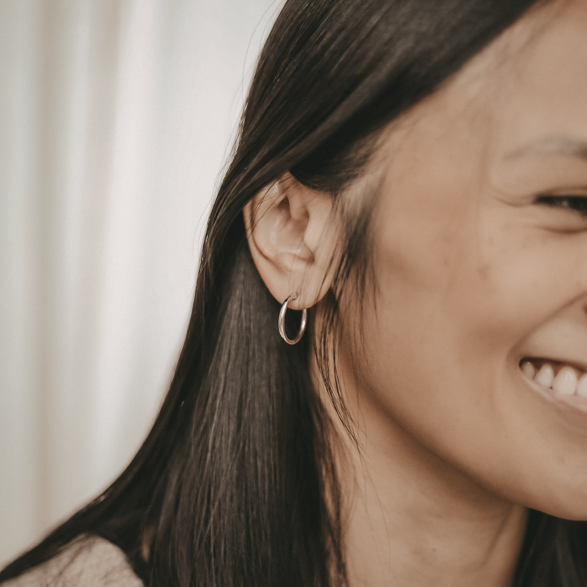 Unverzichtbar: Vielseitige Creolen Nele aus Sterlingsilber– Eulenschnitt